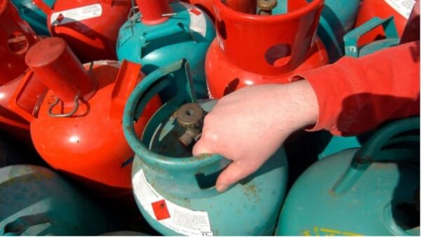 How to Identify Gas Cylinders by Colour | UK Guide