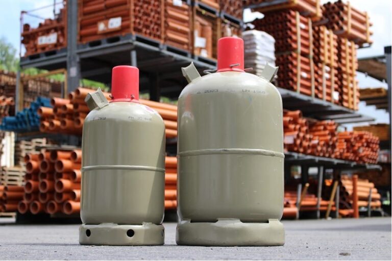 How to Identify Gas Cylinders by Colour | UK Guide